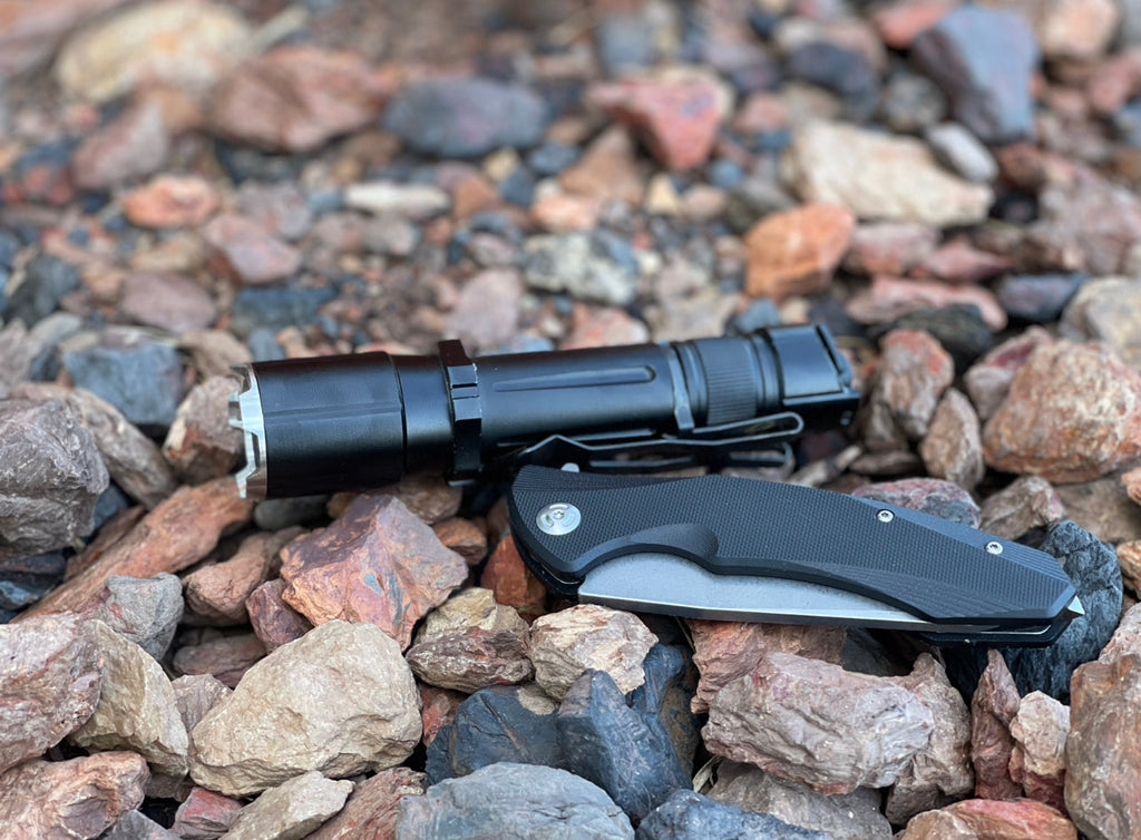 What Is A Tactical Flashlight And How Do You Use One – 221B Tactical